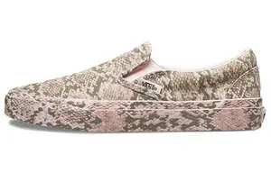 VANS Classic Slip-on Sneakers