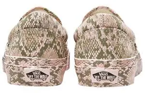 VANS Classic Slip-on Sneakers