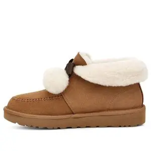 UGG Classic Short Boots With Pom-pom Detailing - Tan