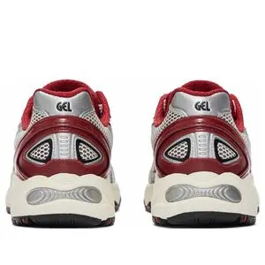Asics Gel-kahana Tr V4 Sneakers - Silver/cream/red