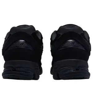 NEW BALANCE 2002r Athletic Sneakers - Black/black