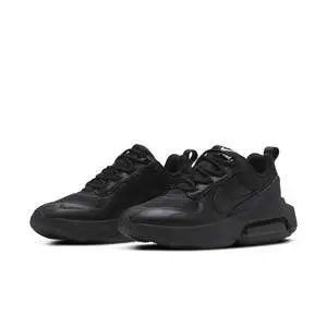 Nike Max Verona Sneakers