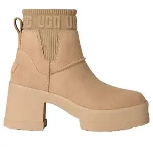 UGG Moxy Chelsea Boot - Sand