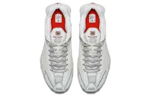 Nike Shox R4 Sneakers - White