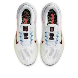 Nike Zoom Winflo Athletic Sneakers - White/red/black