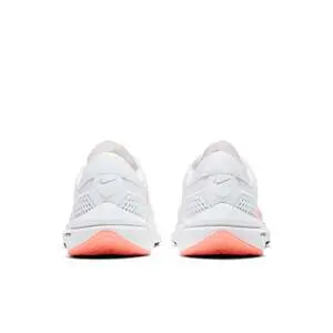 Nike Zoom Vomero 15 Athletic Sneakers - White/pink