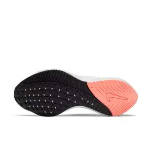 Nike Zoom Vomero 15 Athletic Sneakers - White/pink