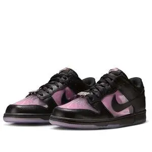 Nike Dunk Low Sneakers