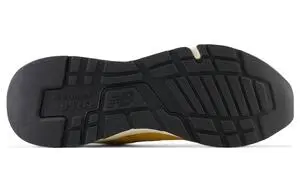 NEW BALANCE 997r Sneakers - Yellow/cream/silver