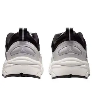 JORDAN Trunner O/s Sneakers - Photon Dust/black/sail
