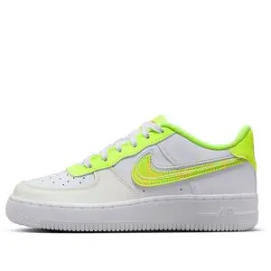 Nike Force 1 Lv8 Low Top Sneakers