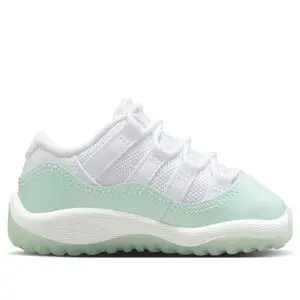 JORDAN 11 Retro Low Sneakers
