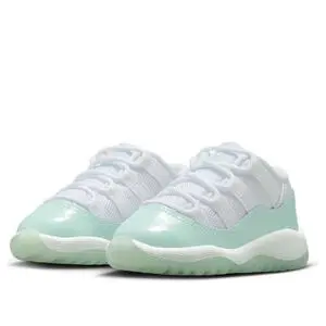 JORDAN 11 Retro Low Sneakers