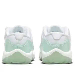 JORDAN 11 Retro Low Sneakers
