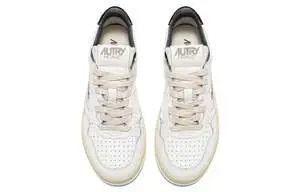 AUTRY Medalist Leather Low Top Sneakers - White/black