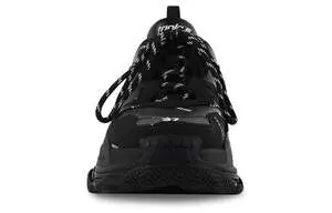 Balenciaga Triple S Sneaker With Black Logo Detailing - Black/white