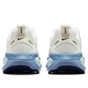 Nike Zoom Vomero 18 Sneakers - White/work Blue