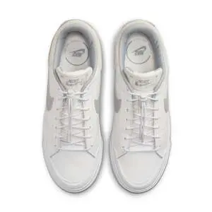 Nike Court Legacy Lift Sneakers