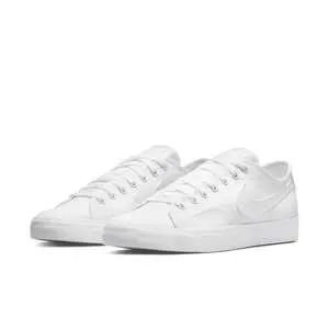 Nike Blazer Court Sb Sneakers - White