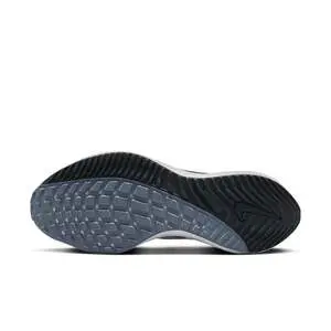 Nike Zoom Vomero 16 Athletic Sneakers