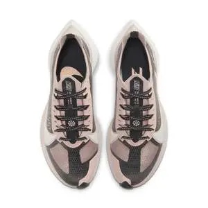 Nike Zoom Gravity Low Top Sneakers - Black/pink