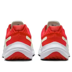Nike Quest 5 Athletic Sneakers - Beige/red