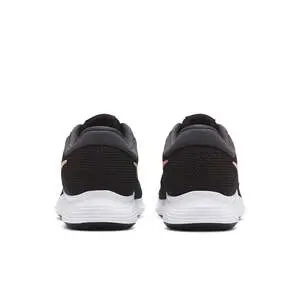 Nike Revolution 4 Low Top Sneakers