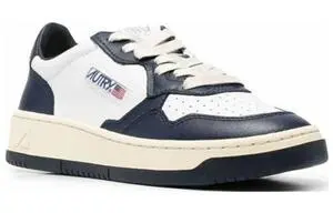 AUTRY Medalist Low Top Sneakers - White/black