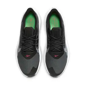 Nike Zoom Winflo Shield Sneakers