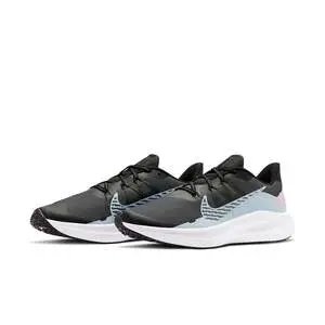 Nike Zoom Winflo Shield Sneakers