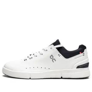 On The Roger Advantage Sneakers - White/fossil