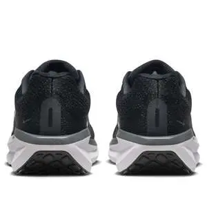 Nike Zoom Winflo Athletic Sneakers - Black/white