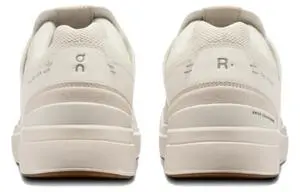 On The Roger Clubhouse Low Top Sneakers