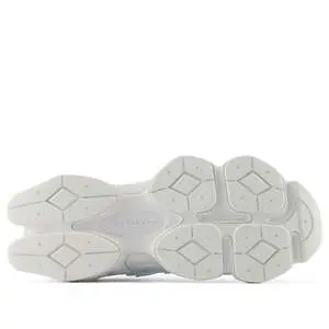 NEW BALANCE U9060sv1 Sneakers - White