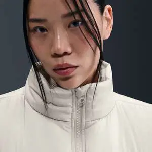 Nike Classic Puffer Therma-fit Loose Vest - Light Bone/white