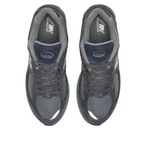 NEW BALANCE 2002r Sneakers - Black/grey