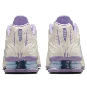 Nike Shox R4 Sneakers