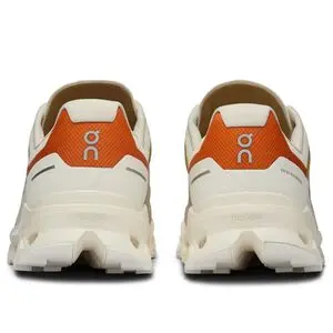 On Cloudvista Sneakers - Beige/gold