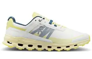 On Cloudvista Sneakers - Ivory/endive