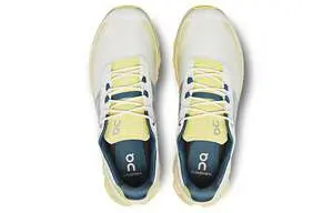 On Cloudvista Sneakers - Ivory/endive