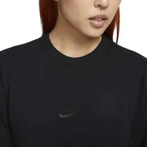 Nike Premium Essentials Embroidered T-shirt - Default Color