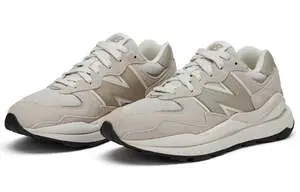 NEW BALANCE 57/40 'au Lait' Sneakers - Light/white