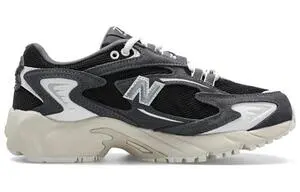 NEW BALANCE 725 Athletic Sneakers - Black/white/silver