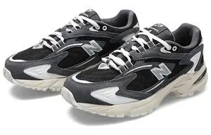 NEW BALANCE 725 Athletic Sneakers - Black/white/silver