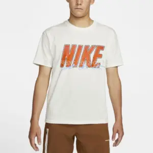Nike Short Sleeve Graphic T-shirt
