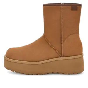 UGG Boots - Chestnut