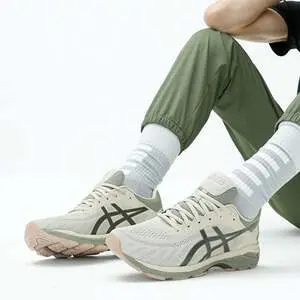 Asics Gel-pursue 5 Low Top Sneakers - Light Brown