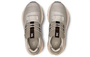 On Cloudnova Sneakers - Pearl/shell