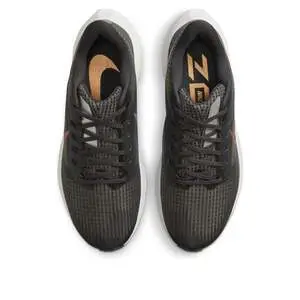 Nike Zoom Winflo Athletic Sneakers - Black/orange