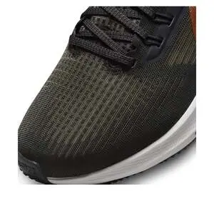 Nike Zoom Winflo Athletic Sneakers - Black/orange